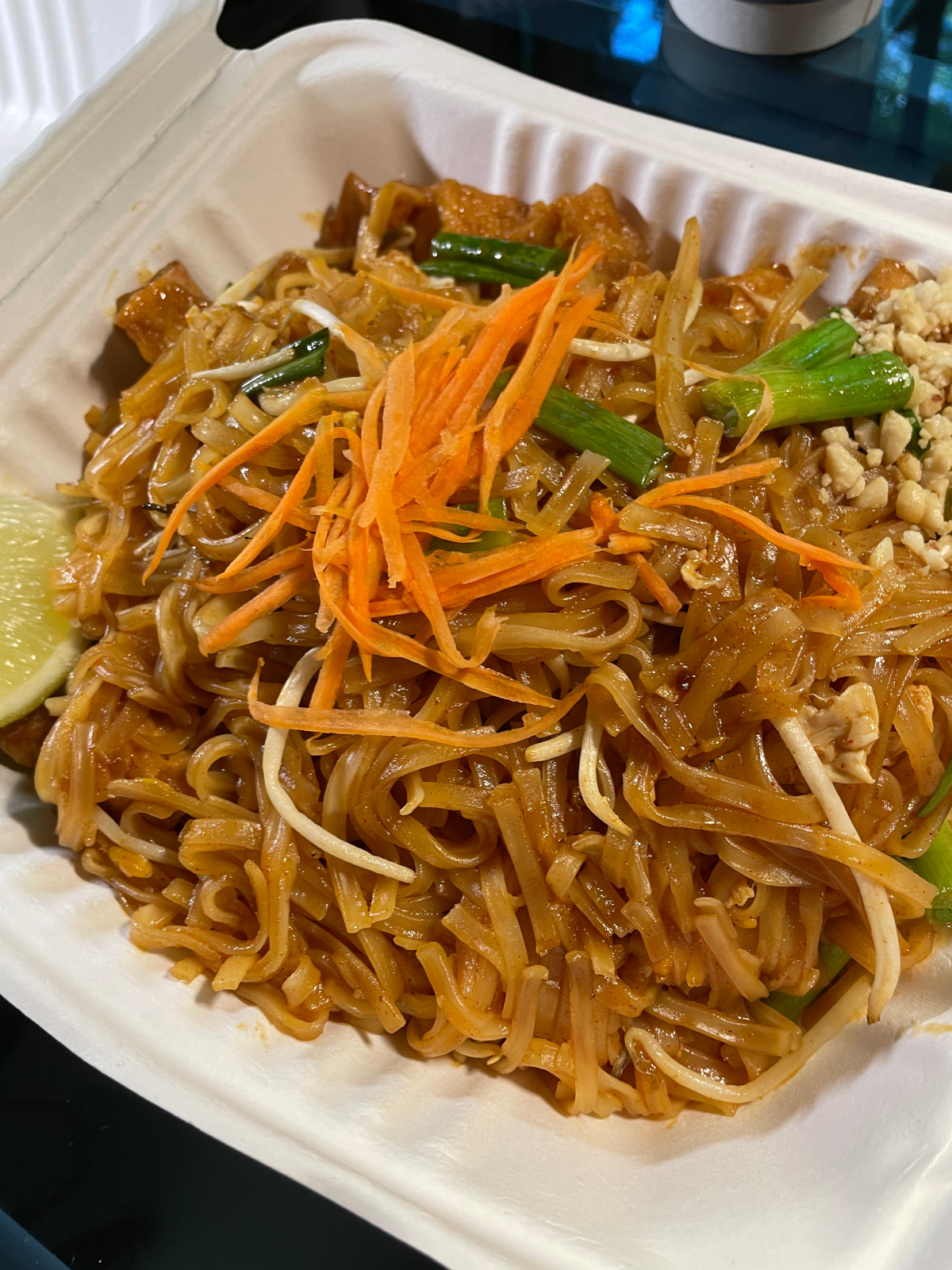 Rockin’ Wok Thai Room at RC’s – The Brazen Gourmets